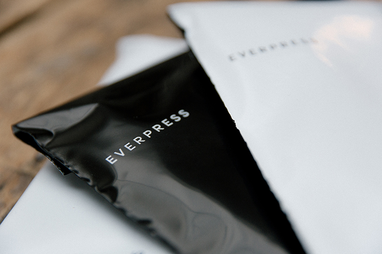 Print Isn’t Dead Tote Bags With Everpress | People of Print